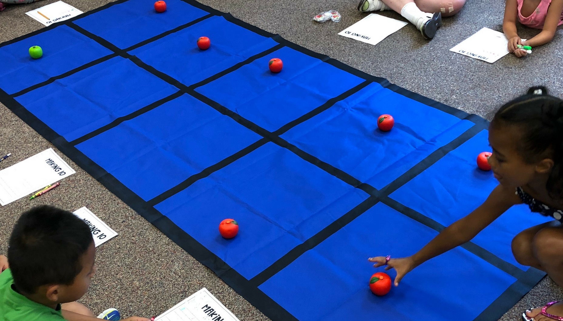 Ways to Make 10 with Apples | Fun365