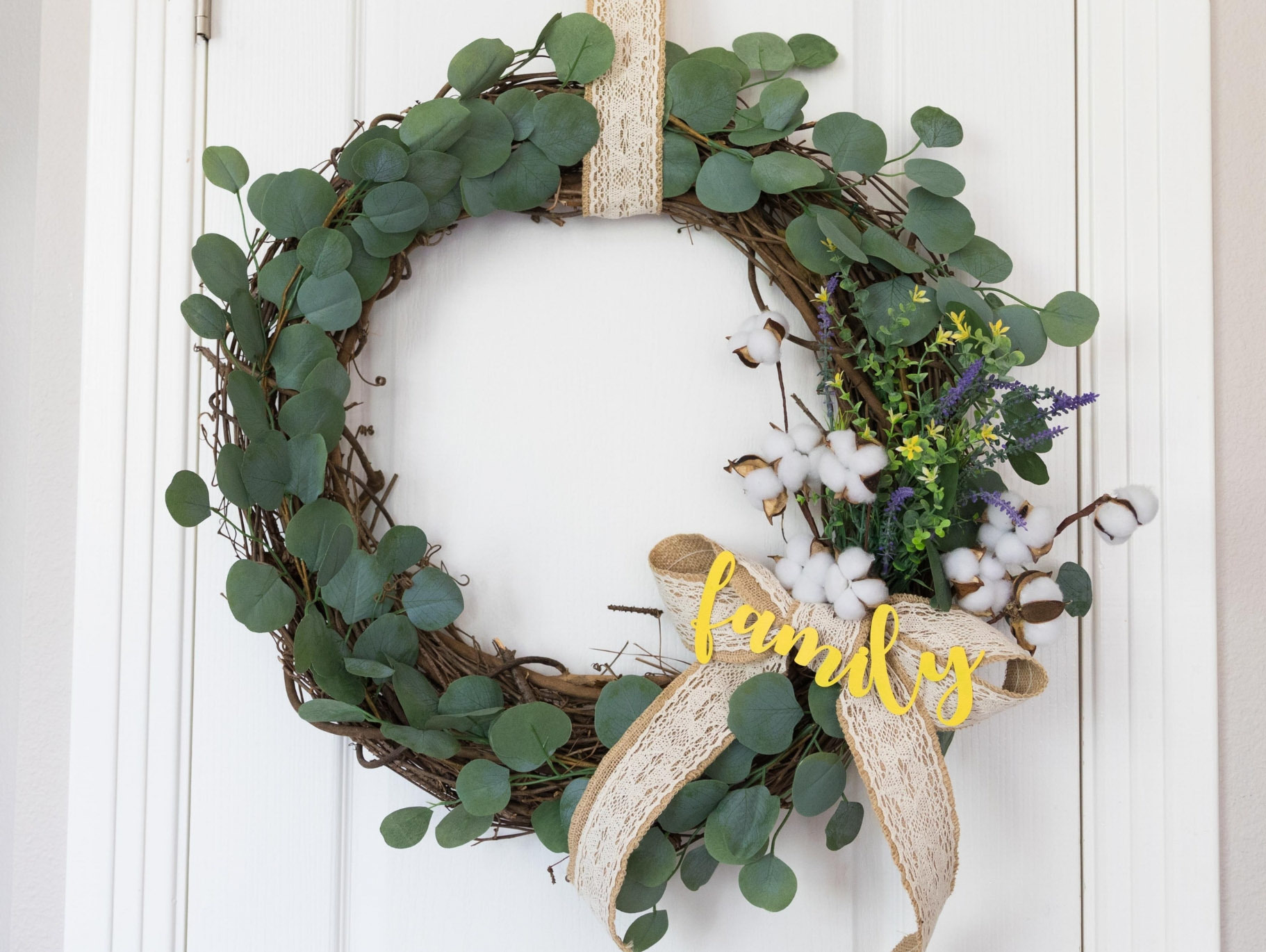 Farmhouse DIY Eucalyptus Wreath | Fun365