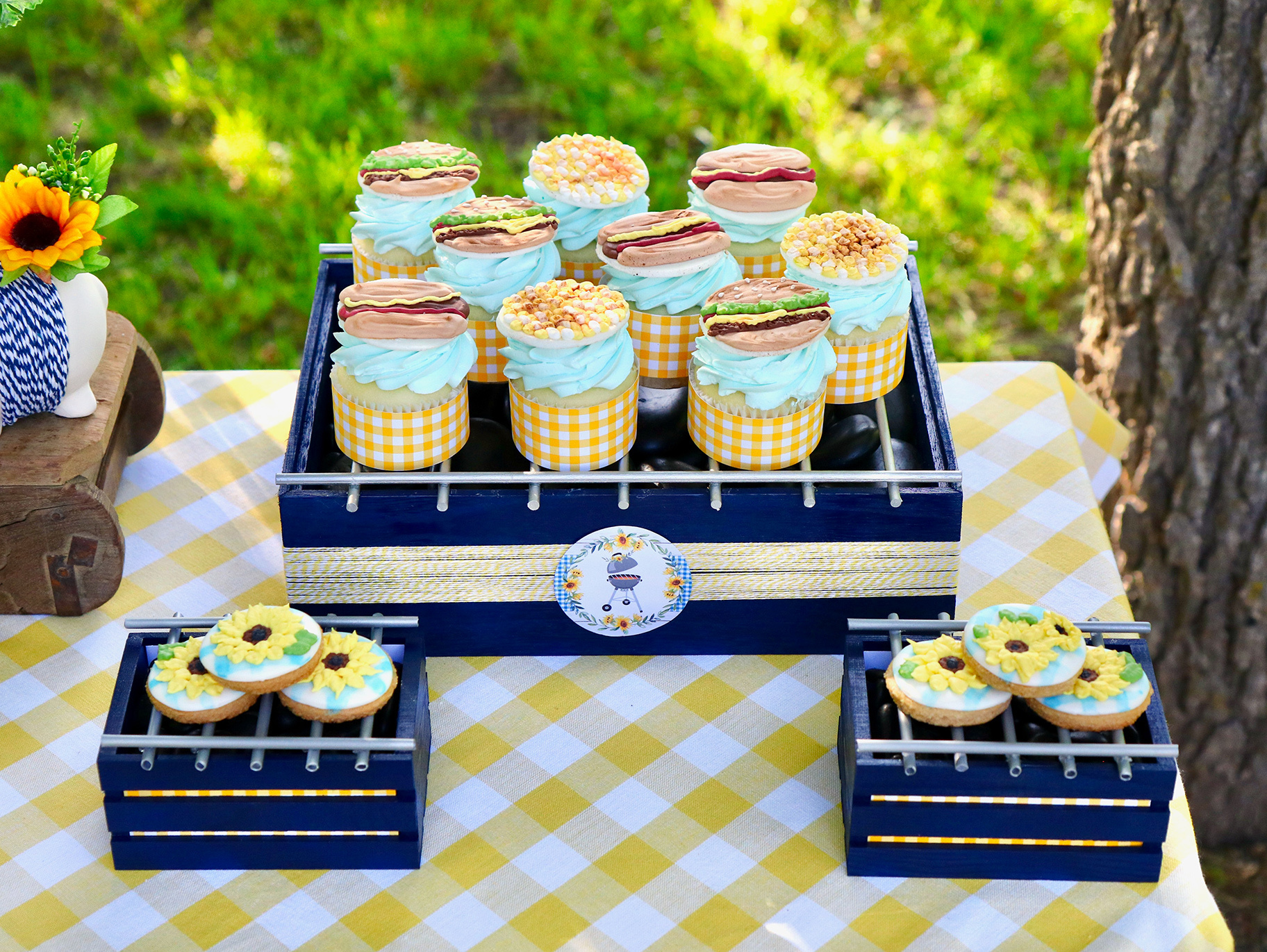 DIY "Grill" Food Servers | Fun365