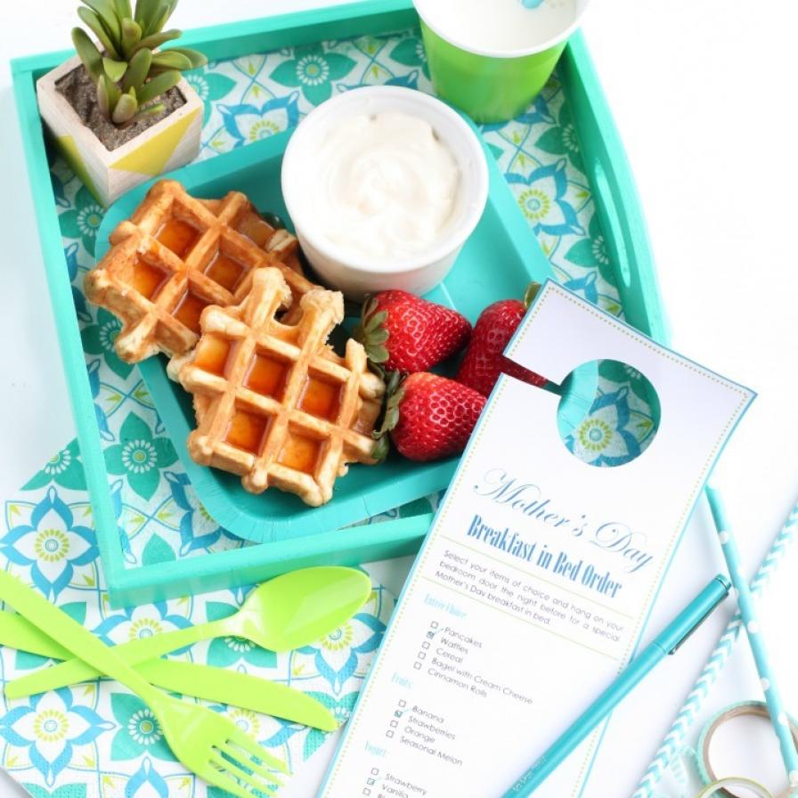 Mother's Day DIY Breakfast in Bed Tray | Fun365