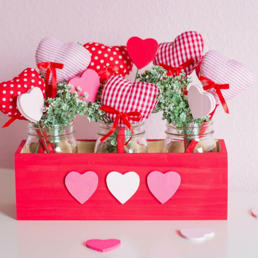 Valentine's Day Heart Centerpiece | Fun365