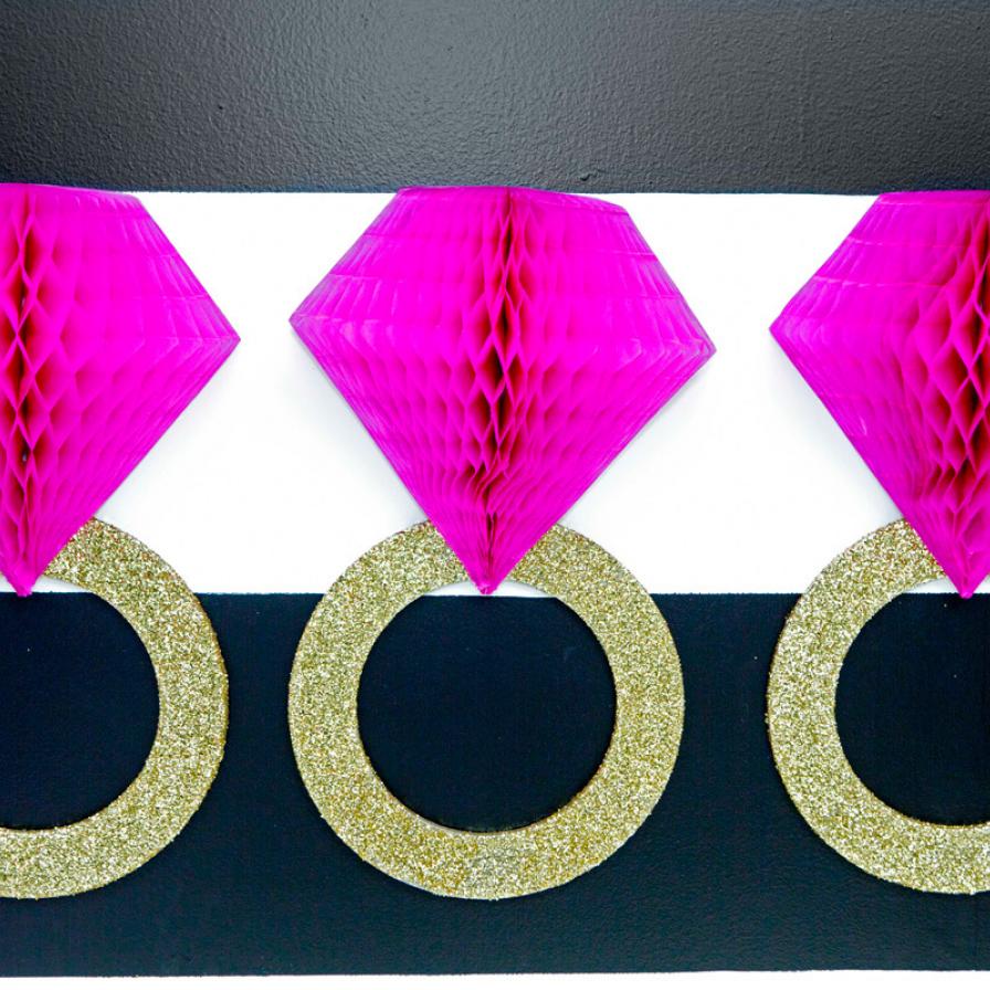 DIY Wedding Ring Back Drop | Fun365