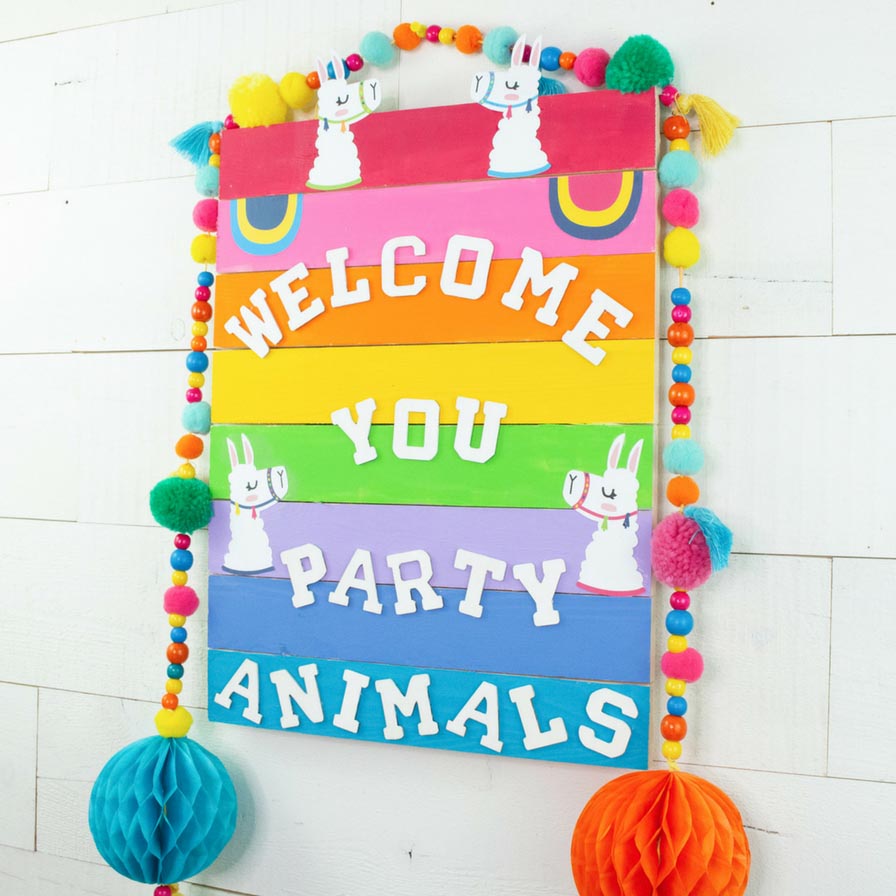 DIY Llama Welcome Sign | Fun365