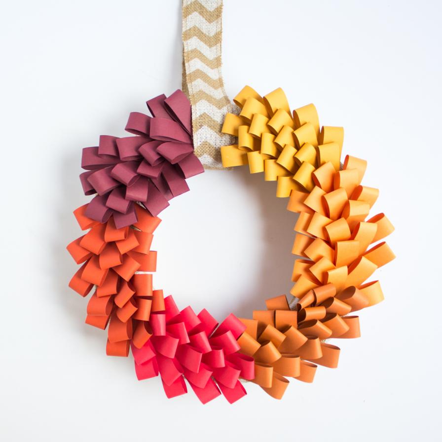 DIY Ombre Paper Loop Wreath | Fun365