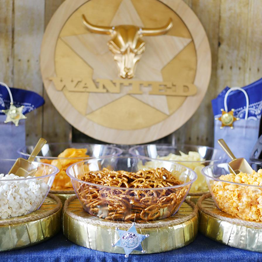 DIY Roundup Western Party Snack Tray | Fun365