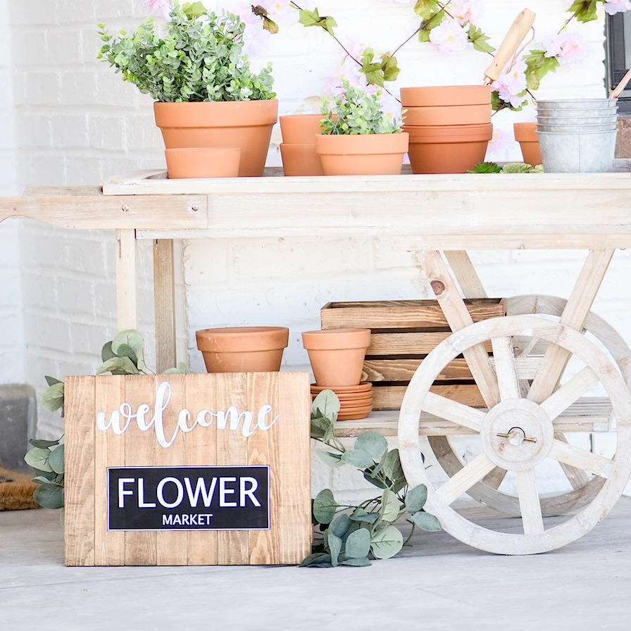 DIY Farmhouse Flower Market Sign | Fun365