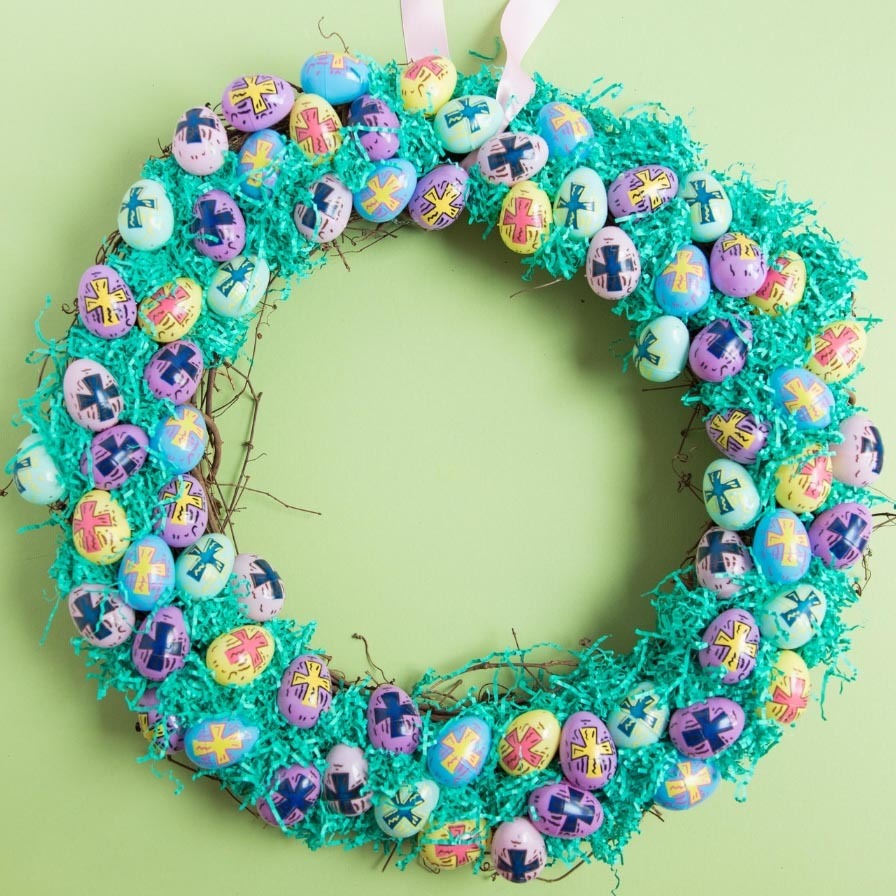 Religious DIY Easter Egg Wreath | Fun365