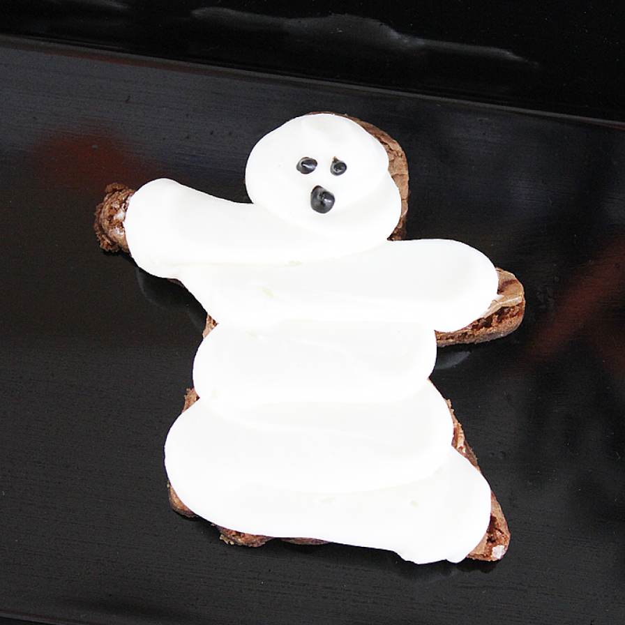 Spooktacular Boo Brownies | Fun365