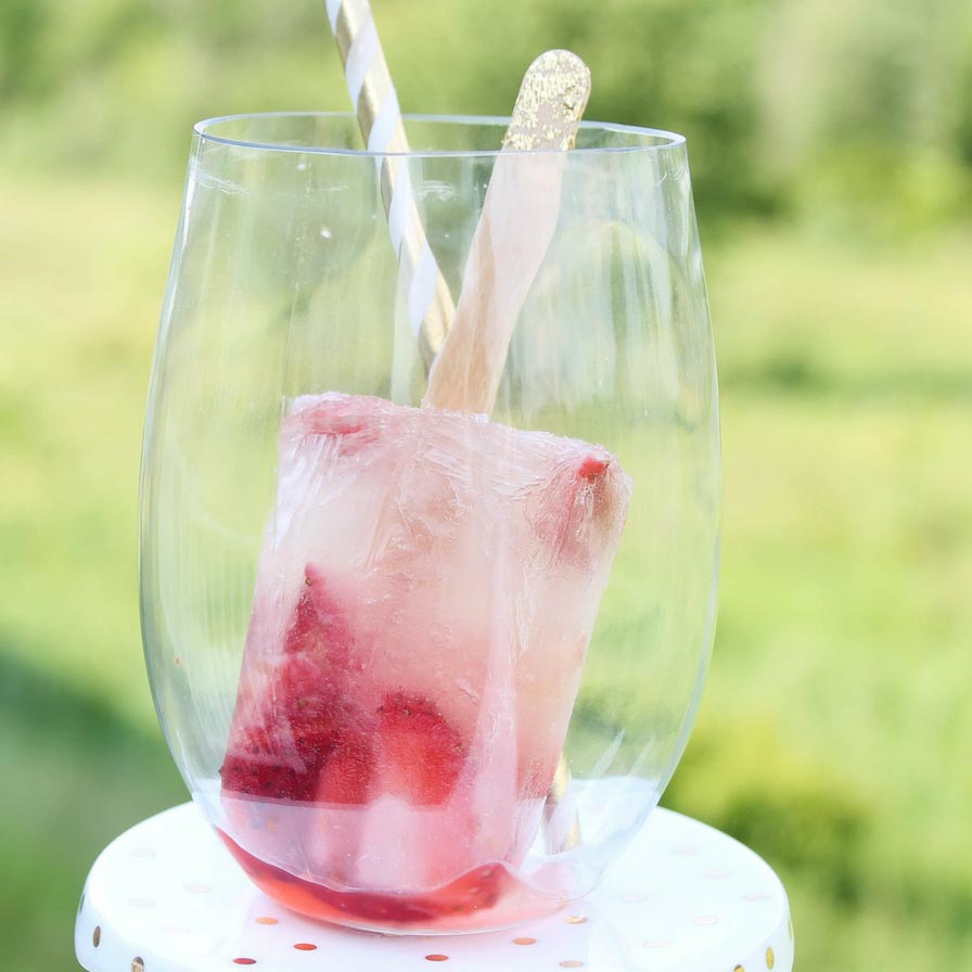 Wine and Berry Popsicle Cocktail Recipe | Fun365
