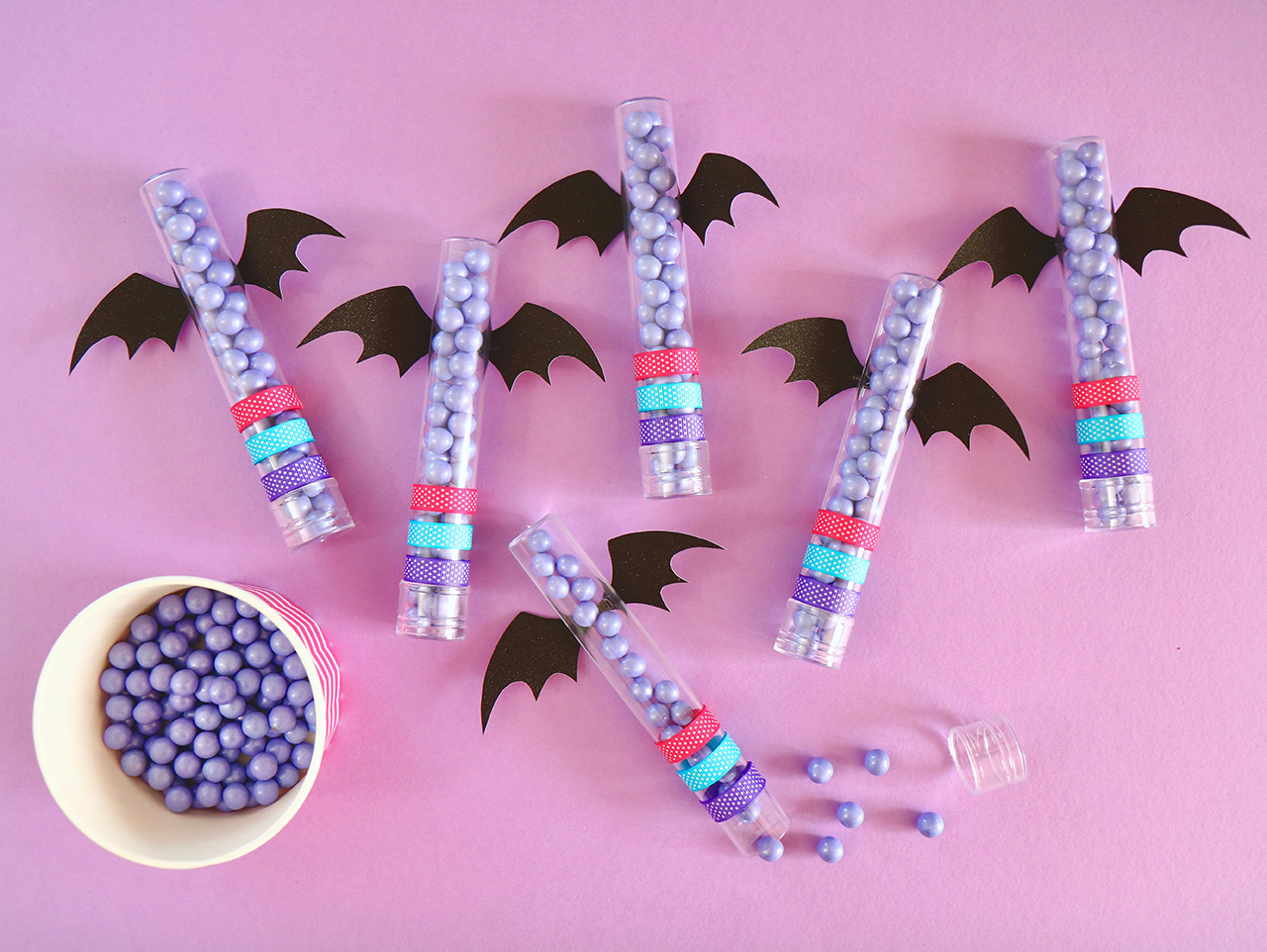DIY Bat Candy Treat Idea | Fun365
