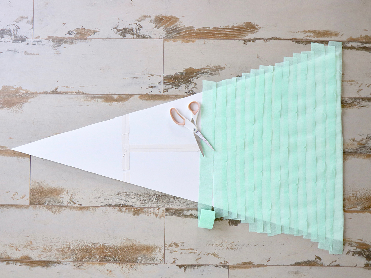 DIY Crepe Paper Christmas Tree Backdrop | Fun365