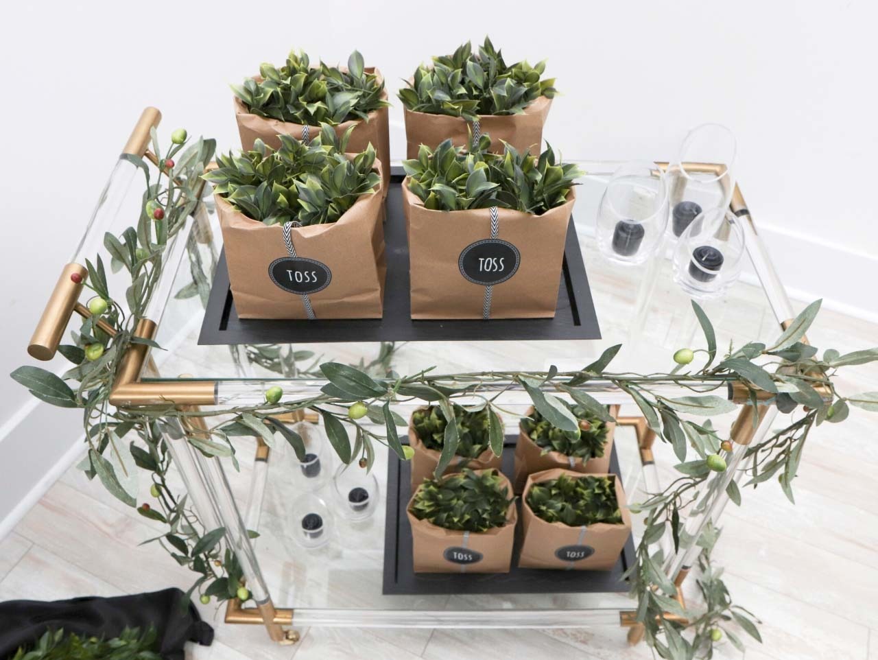DIY Biodegradable Confetti Toss | Fun365