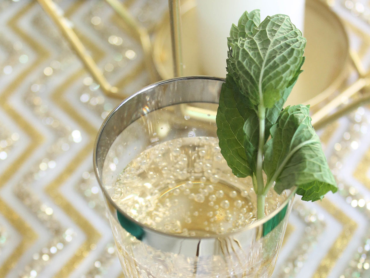 Elderflower Mint Prosecco Cocktail | Fun365