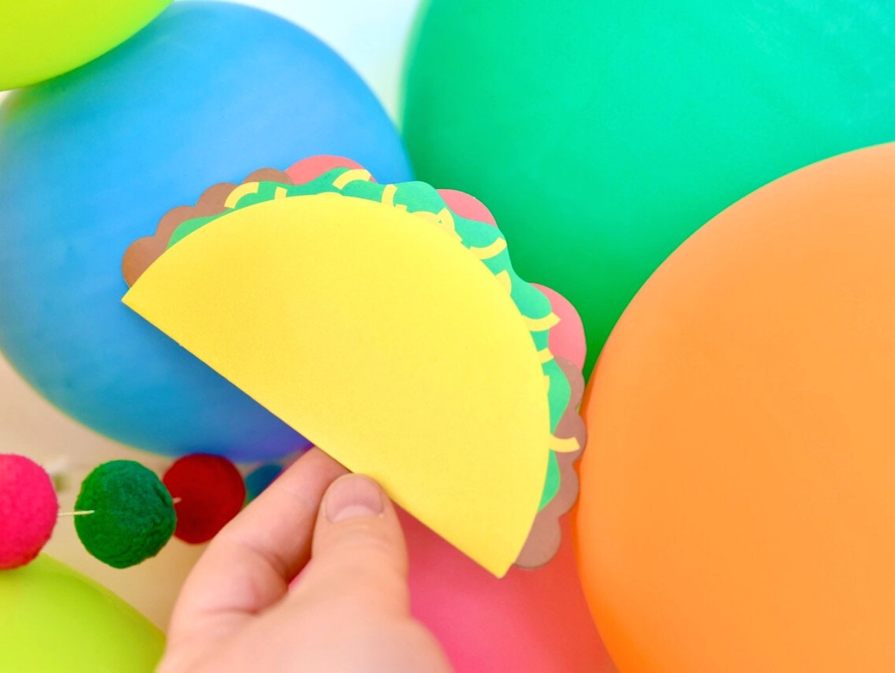 DIY Fiesta Balloon Garland | Fun365
