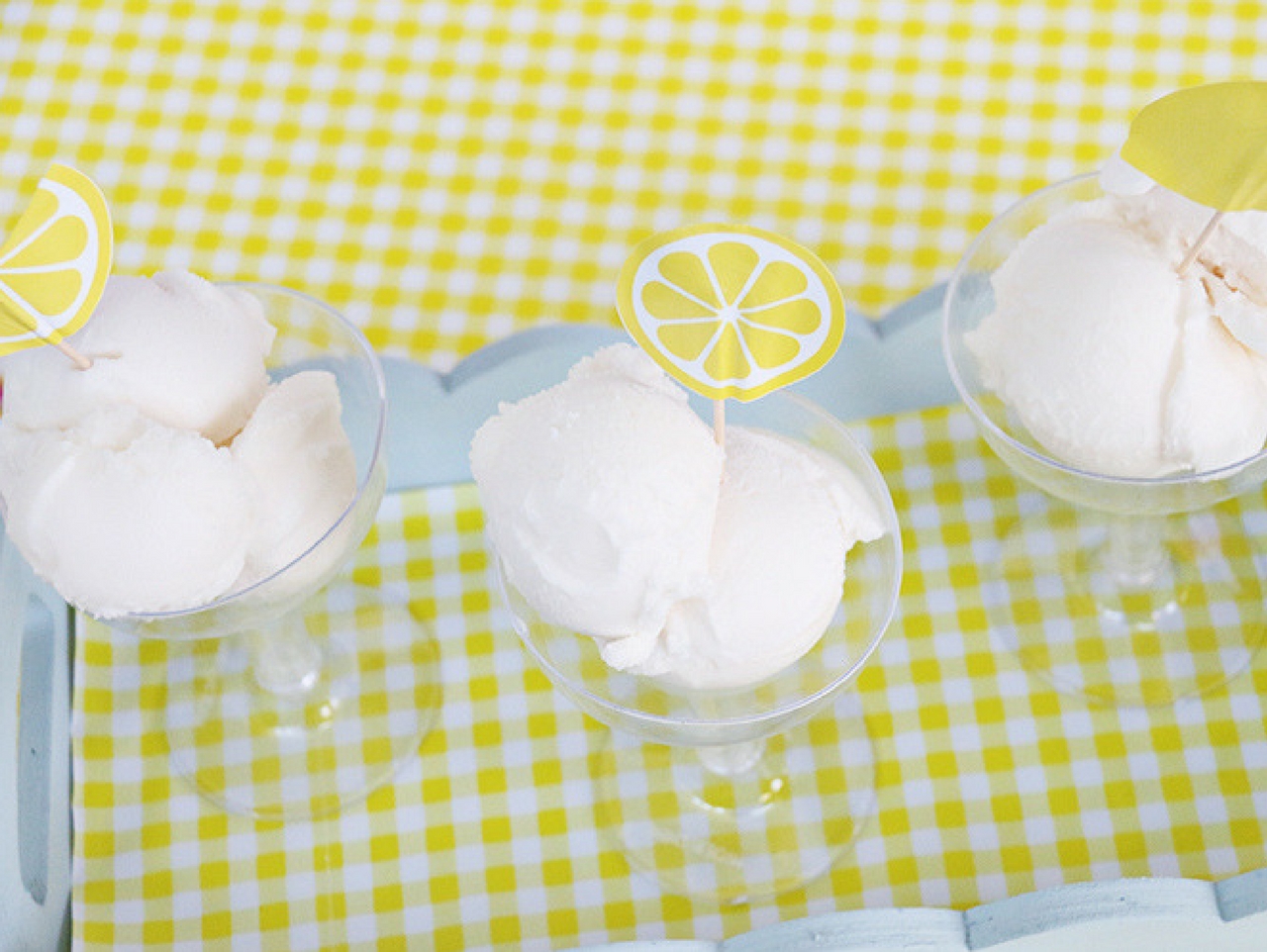 Homemade Lemon Ice Cream | Fun365