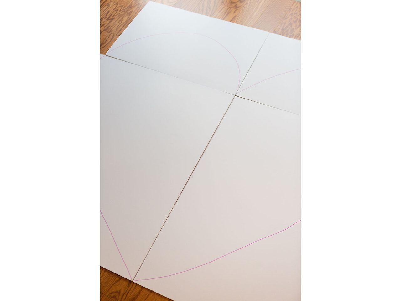 Make a Heart Shaped Fringed Tissue Paper Backdrop | Fun365