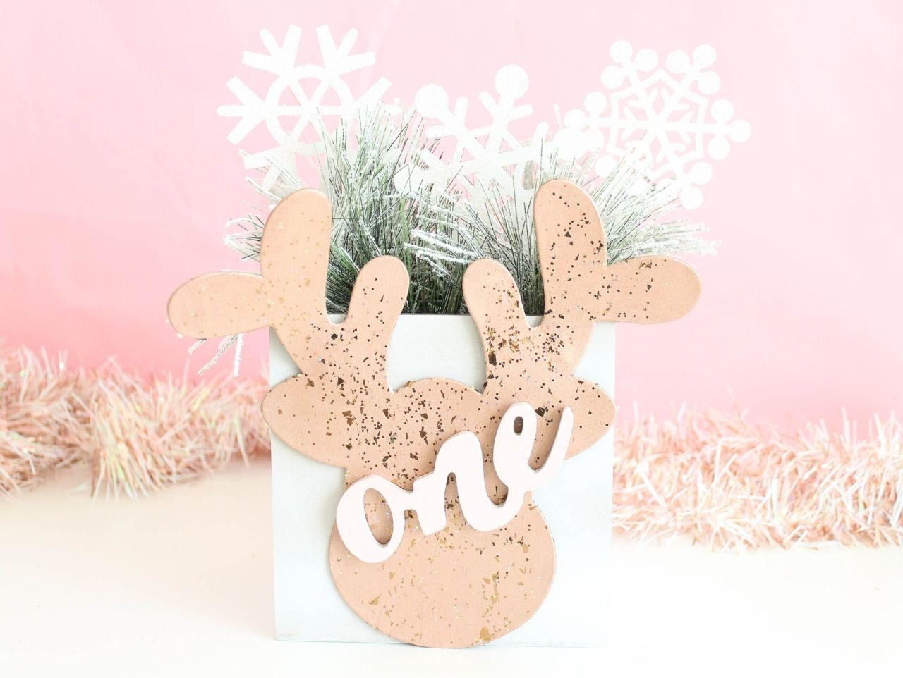 Reindeer Birthday Party Centerpiece | Fun365